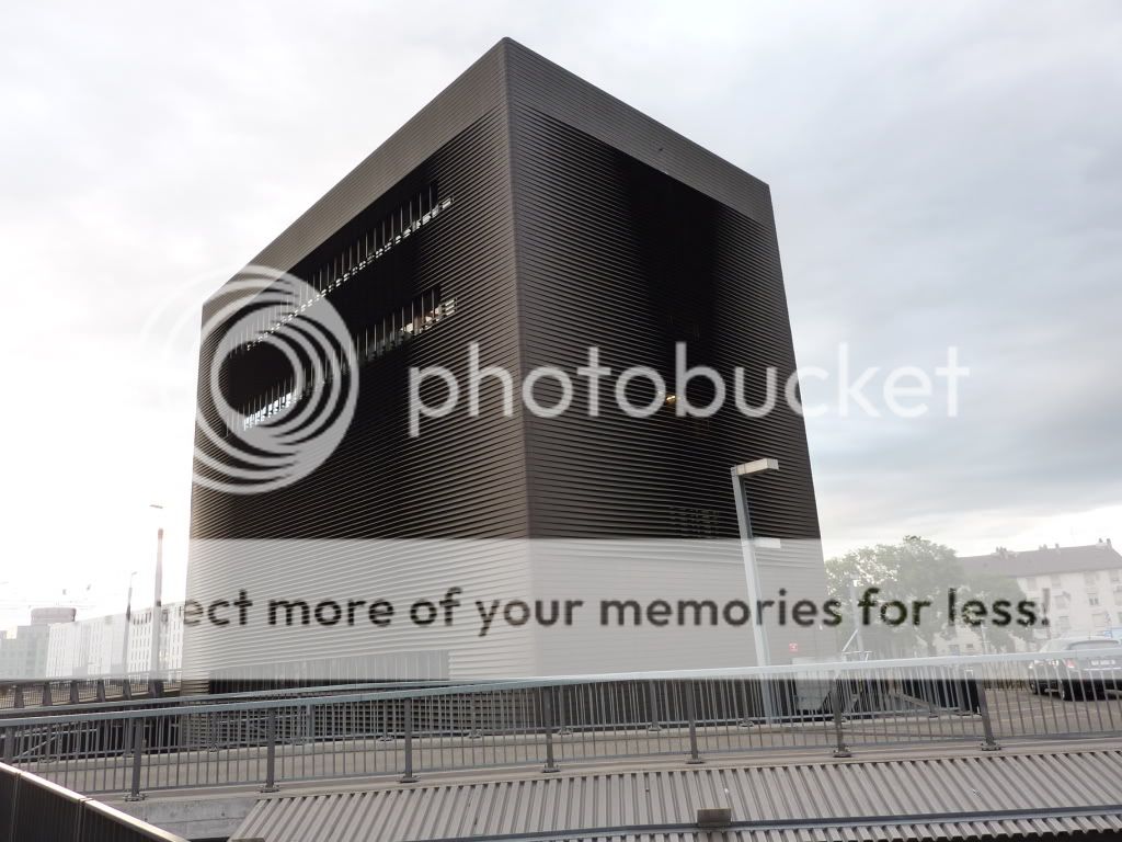 1990-1999 C3 Mira S. Dorien R. Jeanne R.: Architectuur